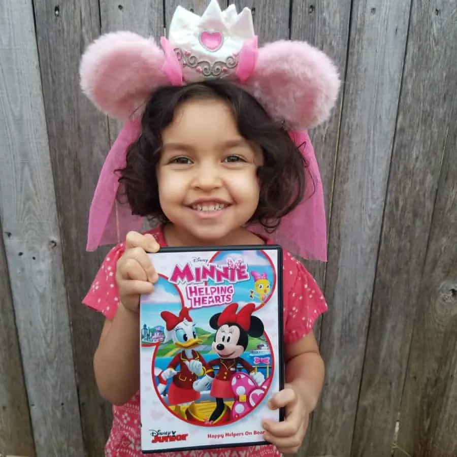 Disney's Minnie Helping Hearts - FREE activity sheets for kids