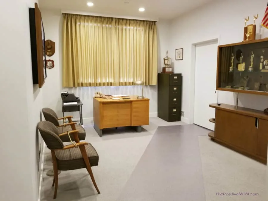 Tour Walt Disney's Office: Suite 3H at Walt Disney Studios