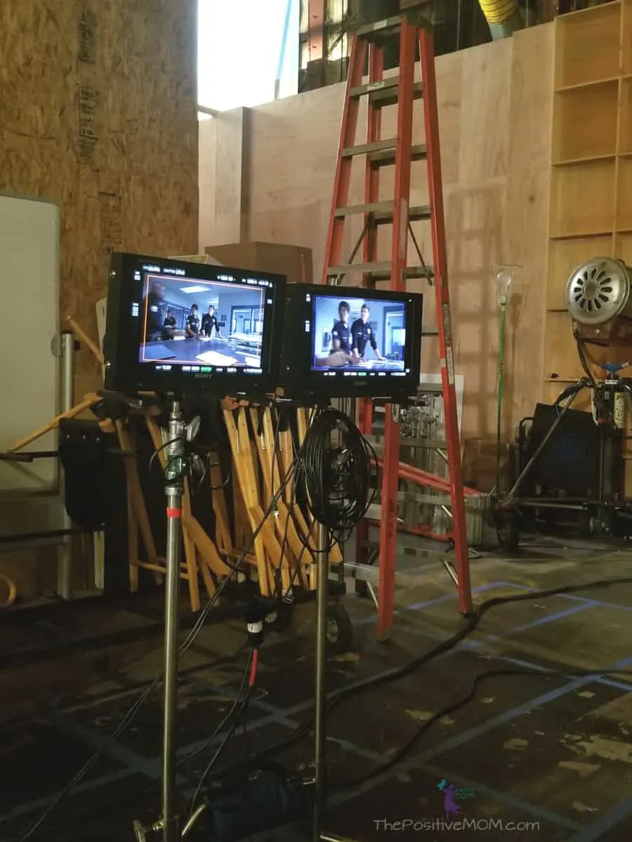 Set Visit Of The Rookie : Behind The Scenes With The Cast